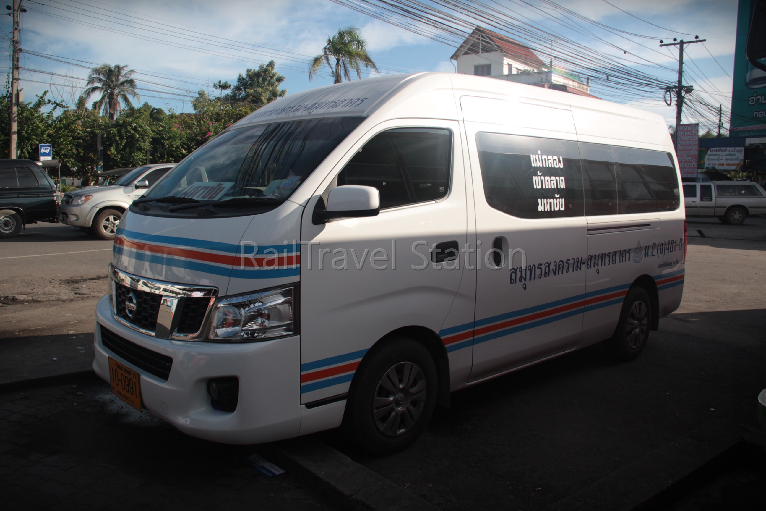 Bangkok-Maeklong Minivan • RailTravel Station