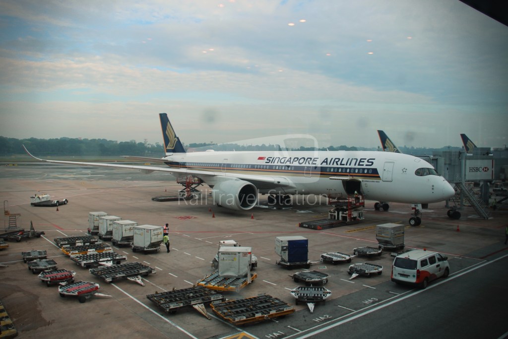Flight Review: Singapore Airlines SQ860 from Singapore to Hong Kong by ...