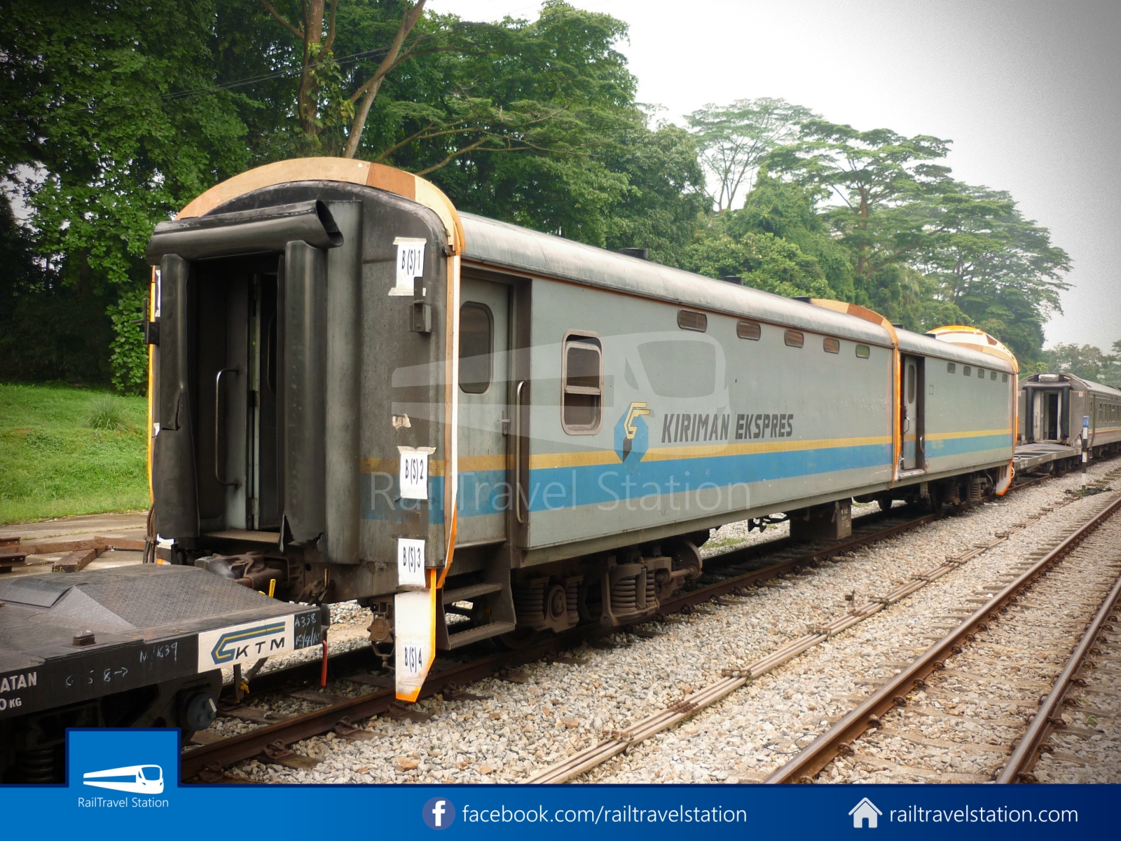 Tren Khas 3661dn Blue Train Demonstrator • Mock-Up Coach for JR West ...