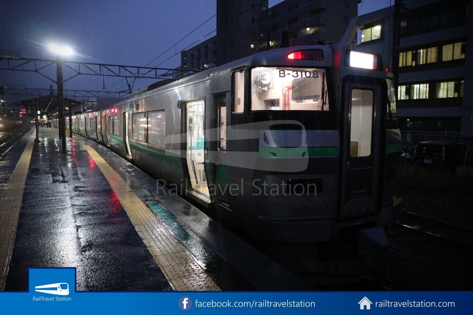 JR Hokkaido Rapid Airport 172 from Otaru to Sapporo by Train ...
